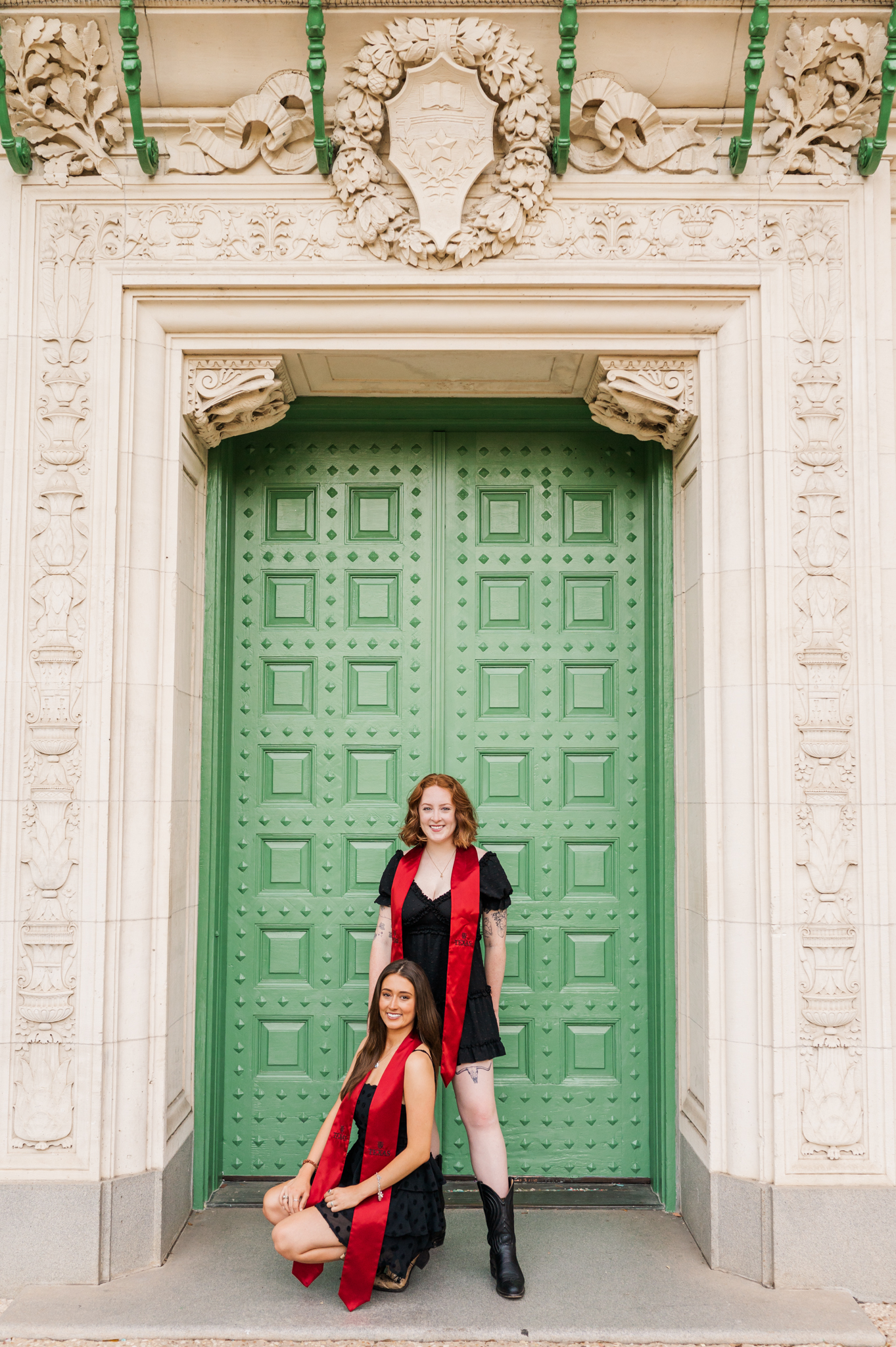 UT Austin Graduation Session | Madelyn - momentosbyliz.com