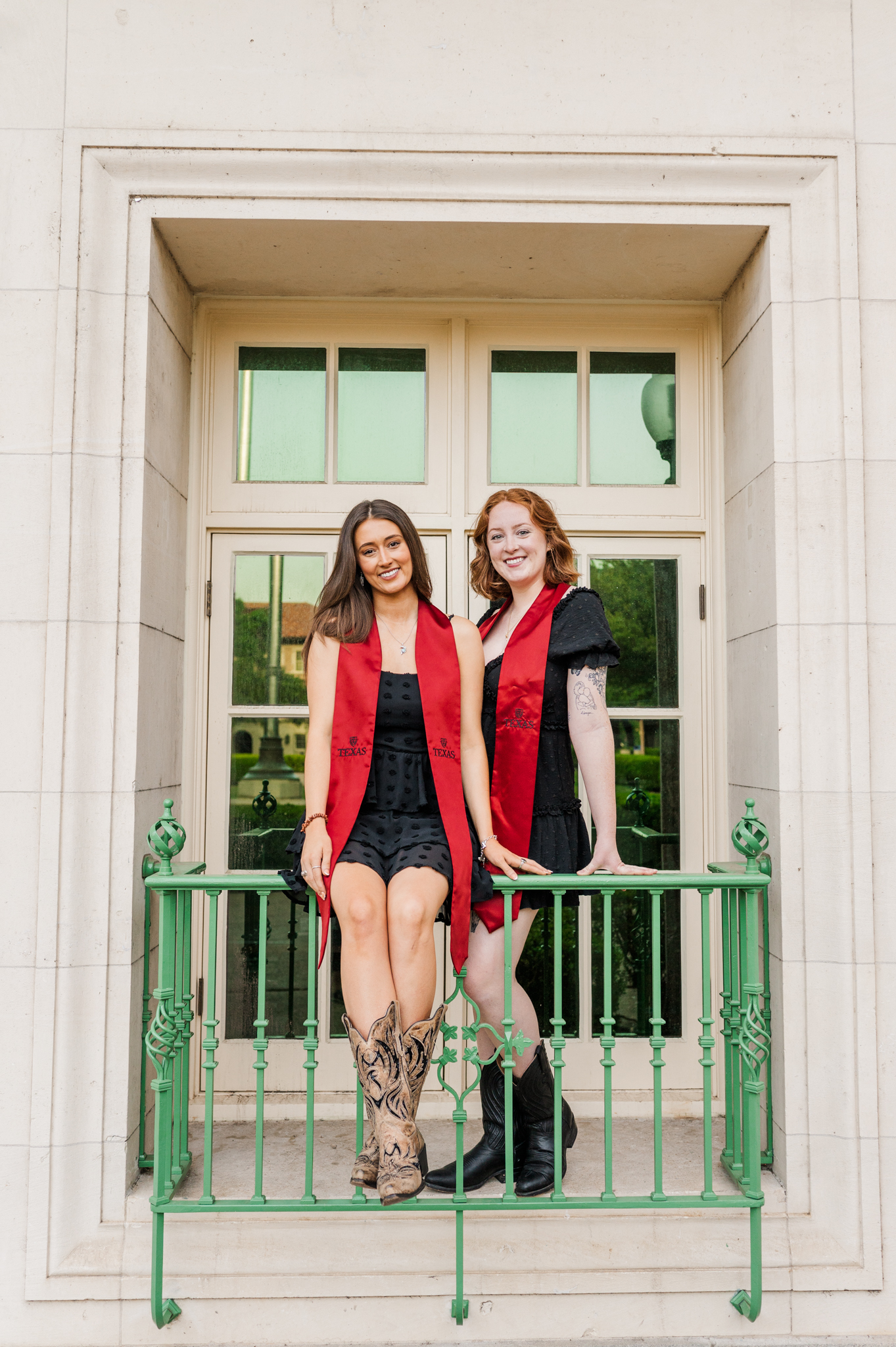 UT Austin Graduation Session | Madelyn - momentosbyliz.com